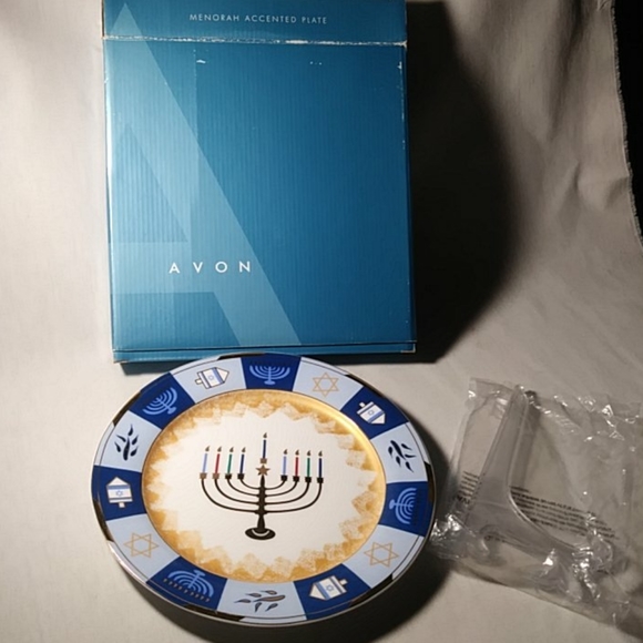 Vintage Avon Menorah Plate | Accents | Vintage 204 Avon Menorah ...